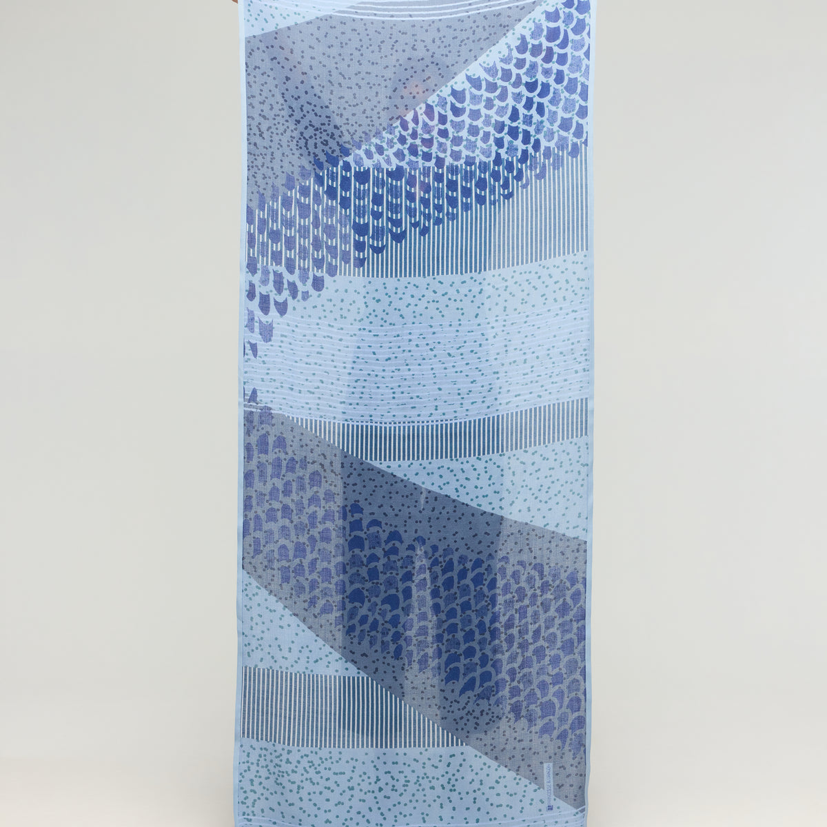 Écharpe laine mérinos camaïeu de bleus – Princesse & Dragon | Montréal